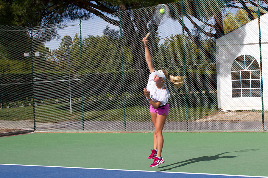 Curso de saque/servicio en nuestra Escuela de Tenis del UCJC Sports ...