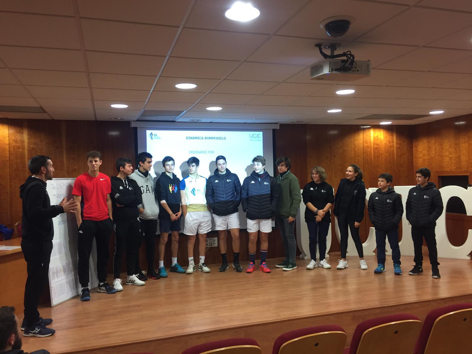 Jornada sobre el valor del equipo en la Escuela de Tenis del UCJC ...